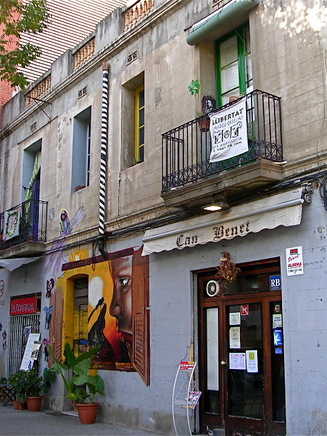 El meu barri – Can Benet -el bar - Chào ông Viêt Nam