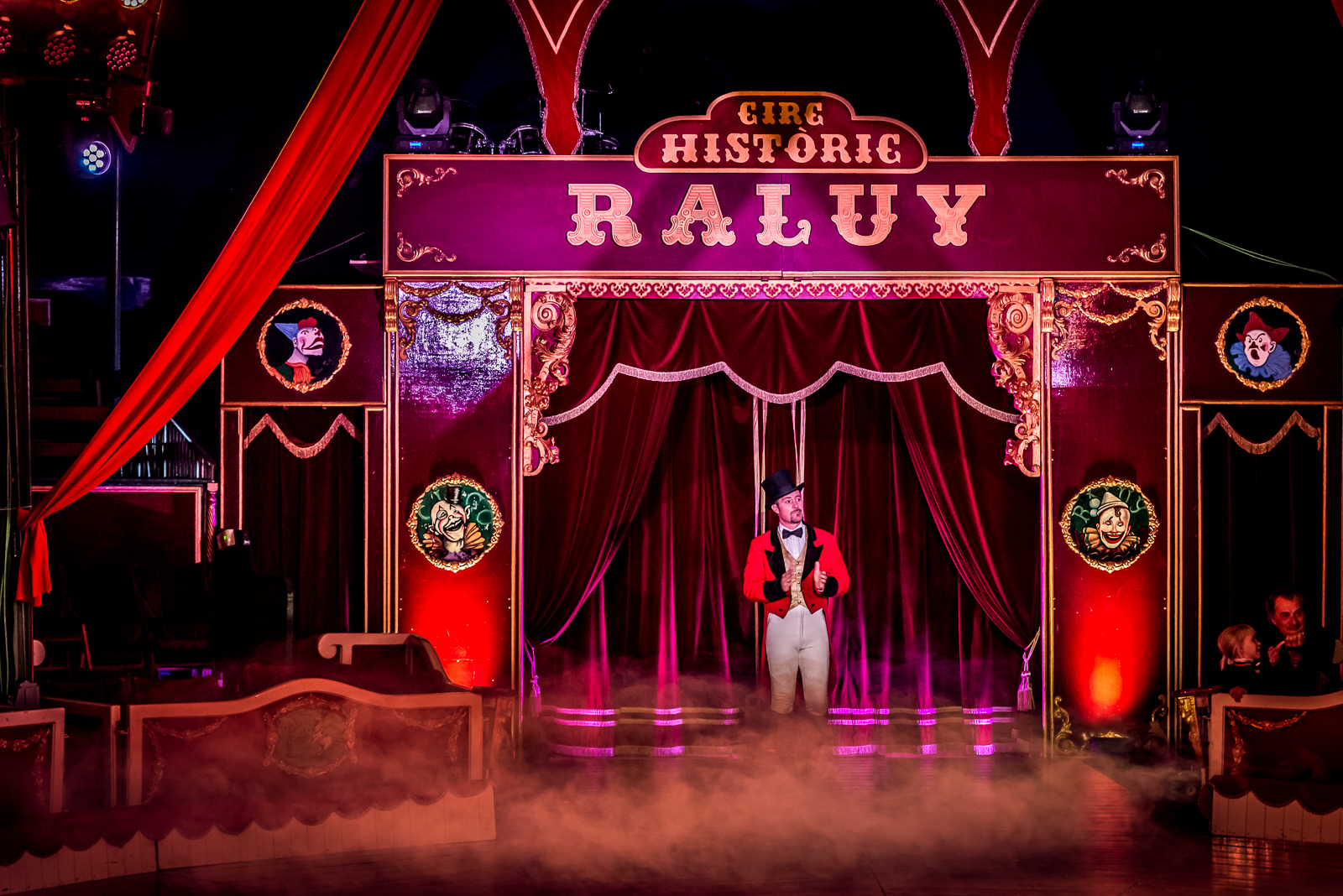 El Circ Històric Raluy debuta a Terrassa i Caganers.com crea la figura ...